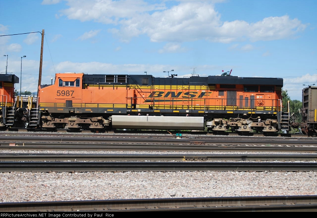 BNSF 5987